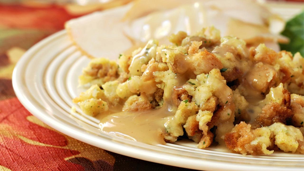 Thanksgiving Debate: Dressing vs. Stuffing, and the Tradition of the ...